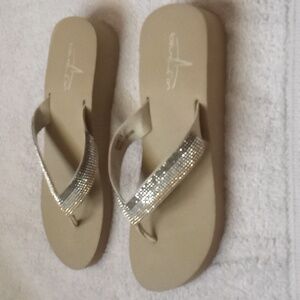 Blue Fin | Shoes | Nwot Blue Fin Wedge Thong Sandals | Poshmark